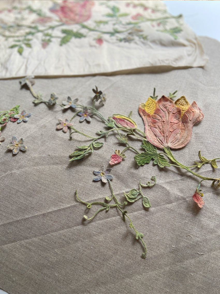 Coussin en lin "Tulipe“ – Atelier Vavin